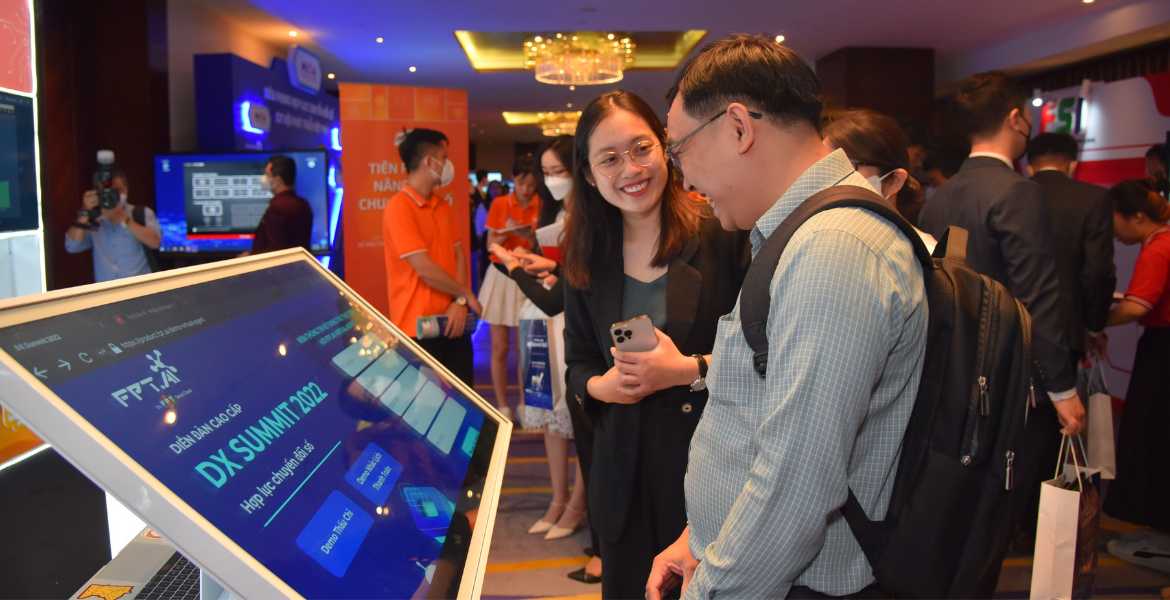 Interactive Experience With FPT.AI Virtual Agent Impressed Visitors At DX Summit 2022 - FPT AI